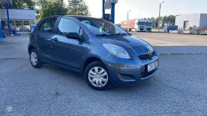 Pelēks Toyota Yaris 2010 Marijampole, ar dzinēja tilpumu 1.00 L un nobraukumu 180 tūkst. km par 2650 €, foto  vietnē AUTOMOTO.COM.LV