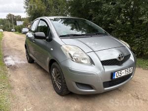 Pelēks Toyota Yaris 2010 Rīga, ar dzinēja tilpumu 1.00 L un nobraukumu 293 tūkst. km par 2500 €, foto 4 vietnē AUTOMOTO.COM.LV