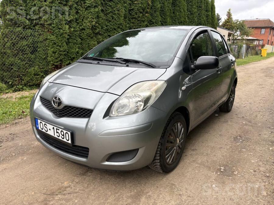 Pelēks Toyota Yaris 2010 Rīga, ar dzinēja tilpumu 1.00 L un nobraukumu 293 tūkst. km par 2500 €, foto 6 vietnē AUTOMOTO.COM.LV