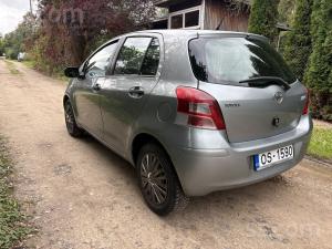 Pelēks Toyota Yaris 2010 Rīga, ar dzinēja tilpumu 1.00 L un nobraukumu 293 tūkst. km par 2500 €, foto 8 vietnē AUTOMOTO.COM.LV