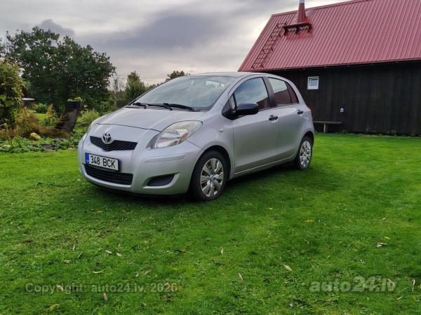 Grey Toyota Yaris 2010 in Tallinn, with an engine capacity of 1.30 L and mileage of 179 thousand km for 2500 €, photo 1 on AUTOMOTO.COM.LV