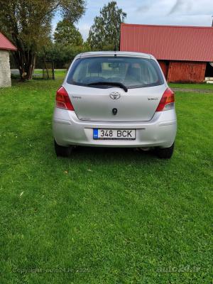 Grey Toyota Yaris 2010 in Tallinn, with an engine capacity of 1.30 L and mileage of 179 thousand km for 2500 €, photo 5 on AUTOMOTO.COM.LV