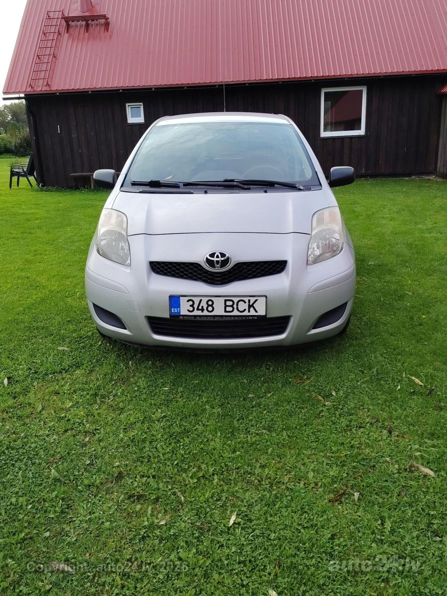 Grey Toyota Yaris 2010 in Tallinn, with an engine capacity of 1.30 L and mileage of 179 thousand km for 2500 €, photo 6 on AUTOMOTO.COM.LV