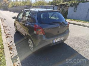 Pelēks Toyota Yaris 2010 Rīga, ar dzinēja tilpumu 1.40 L un nobraukumu 370 tūkst. km par 2200 €, foto 7 vietnē AUTOMOTO.COM.LV