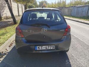 Pelēks Toyota Yaris 2010 Rīga, ar dzinēja tilpumu 1.40 L un nobraukumu 370 tūkst. km par 2200 €, foto 8 vietnē AUTOMOTO.COM.LV