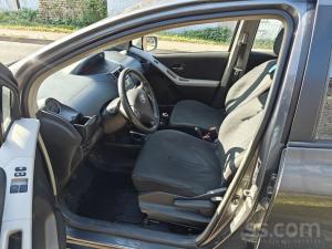 Pelēks Toyota Yaris 2010 Rīga, ar dzinēja tilpumu 1.40 L un nobraukumu 370 tūkst. km par 2200 €, foto 11 vietnē AUTOMOTO.COM.LV