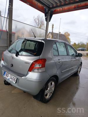 Grey Toyota Yaris 2010 in Jekabpils, with an engine capacity of 1.40 L and mileage of 226 thousand km for 1150 €, photo 5 on AUTOMOTO.COM.LV