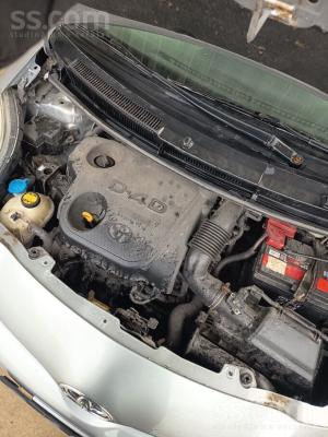 Grey Toyota Yaris 2010 in Jekabpils, with an engine capacity of 1.40 L and mileage of 226 thousand km for 1150 €, photo 7 on AUTOMOTO.COM.LV