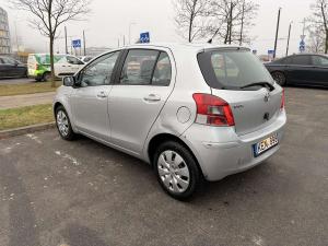 Pelēks Toyota Yaris 2011 Viļņa, ar dzinēja tilpumu 1.30 L un nobraukumu 181 tūkst. km par 2300 €, foto 8 vietnē AUTOMOTO.COM.LV