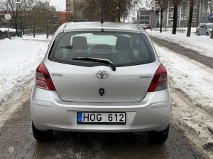 Grey Toyota Yaris 2011 in Vilnius, with an engine capacity of 1.33 L and mileage of 97 thousand km for 2400 €, photo 6 on AUTOMOTO.COM.LV