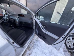 Grey Toyota Yaris 2011 in Vilnius, with an engine capacity of 1.33 L and mileage of 97 thousand km for 2400 €, photo 12 on AUTOMOTO.COM.LV