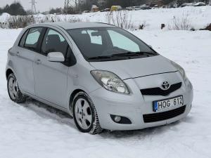 Pelēks Toyota Yaris 2011 Viļņa, ar dzinēja tilpumu 1.33 L un nobraukumu 94 tūkst. km par 2400 €, foto 3 vietnē AUTOMOTO.COM.LV