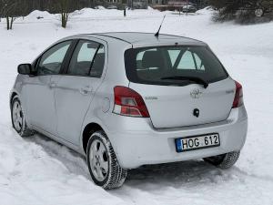 Pelēks Toyota Yaris 2011 Viļņa, ar dzinēja tilpumu 1.33 L un nobraukumu 94 tūkst. km par 2400 €, foto 6 vietnē AUTOMOTO.COM.LV