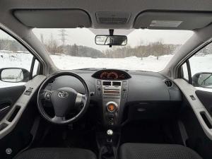Pelēks Toyota Yaris 2011 Viļņa, ar dzinēja tilpumu 1.33 L un nobraukumu 94 tūkst. km par 2400 €, foto 14 vietnē AUTOMOTO.COM.LV