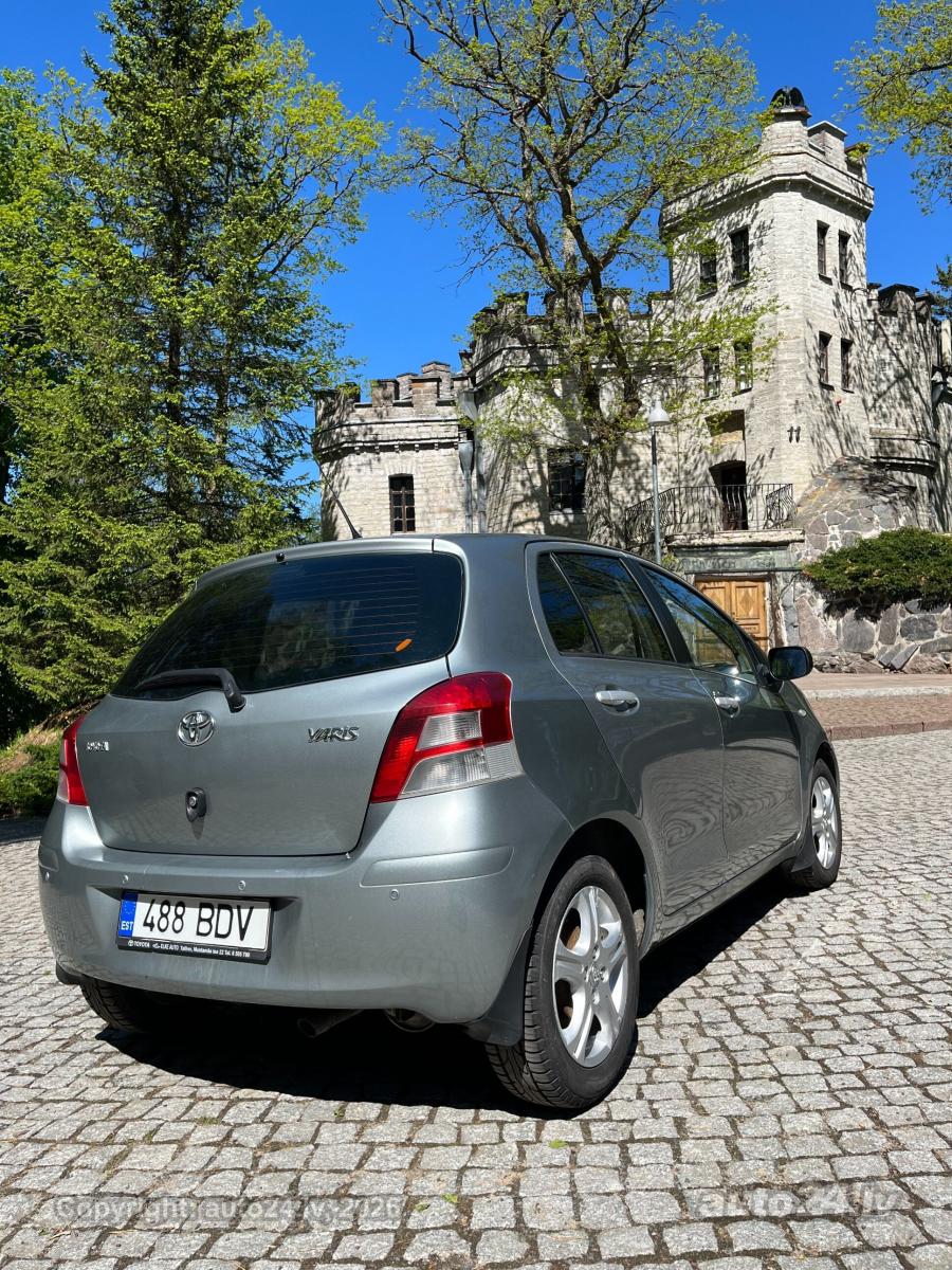 Pelēks Toyota Yaris 2011 Tallina, ar dzinēja tilpumu 1.30 L un nobraukumu 228 tūkst. km par 5300 €, foto 19 vietnē AUTOMOTO.COM.LV