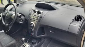 Pelēks Toyota Yaris 2011 Rīga, ar dzinēja tilpumu 1.30 L un nobraukumu 180 tūkst. km par 3900 €, foto 11 vietnē AUTOMOTO.COM.LV