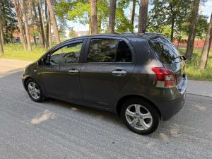Grey Toyota Yaris 2011 in Vilnius, with an engine capacity of 1.33 L and mileage of 131 thousand km for 3750 €, photo 3 on AUTOMOTO.COM.LV