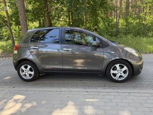 Grey Toyota Yaris 2011 in Vilnius, with an engine capacity of 1.33 L and mileage of 131 thousand km for 3750 €, photo 7 on AUTOMOTO.COM.LV