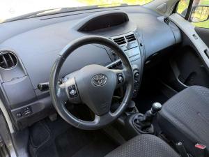Grey Toyota Yaris 2011 in Vilnius, with an engine capacity of 1.33 L and mileage of 131 thousand km for 3750 €, photo 13 on AUTOMOTO.COM.LV