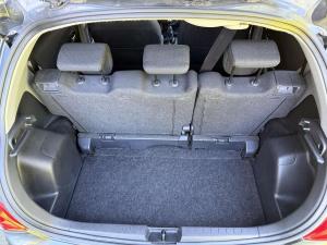 Grey Toyota Yaris 2011 in Vilnius, with an engine capacity of 1.33 L and mileage of 131 thousand km for 3750 €, photo 15 on AUTOMOTO.COM.LV