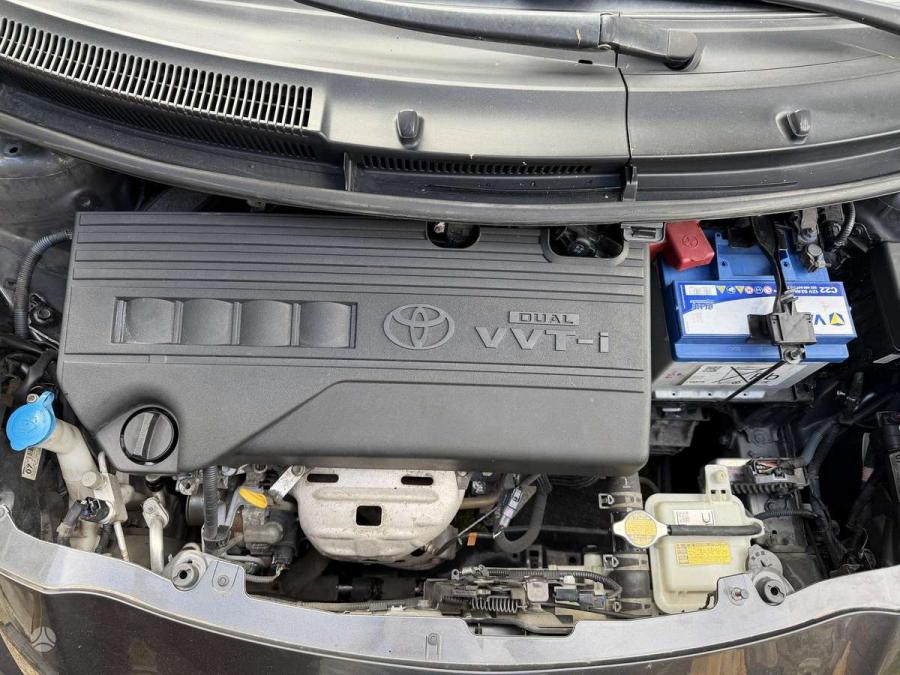 Grey Toyota Yaris 2011 in Vilnius, with an engine capacity of 1.33 L and mileage of 131 thousand km for 3750 €, photo 17 on AUTOMOTO.COM.LV
