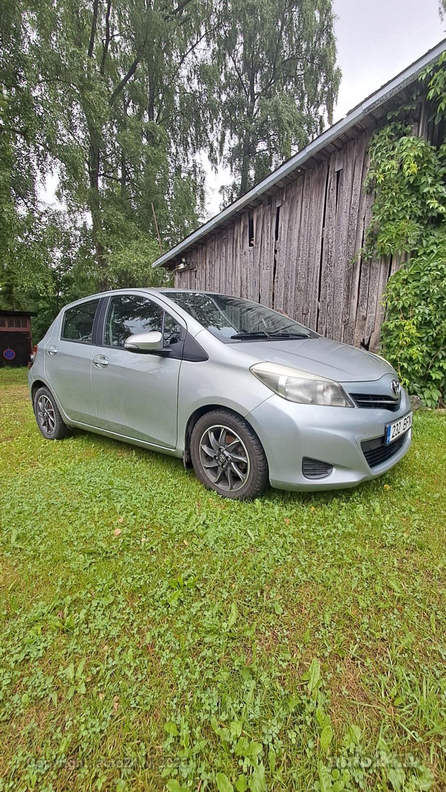 Pelēks Toyota Yaris 2011 Tallina, ar dzinēja tilpumu 1.40 L un nobraukumu 248 tūkst. km par 3800 €, foto 6 vietnē AUTOMOTO.COM.LV