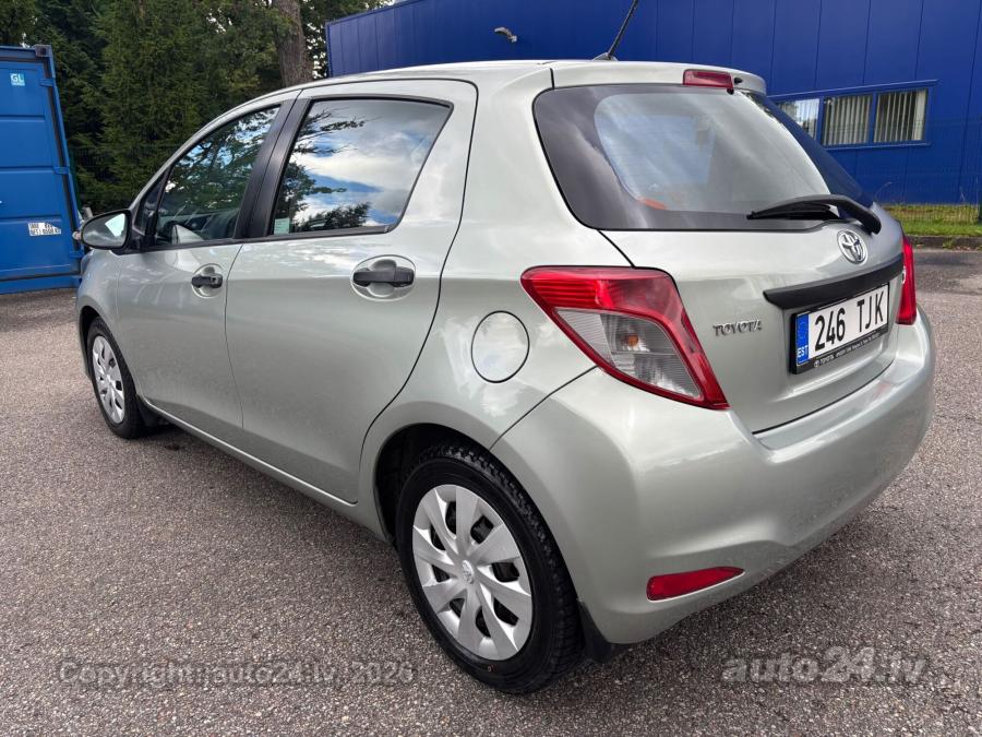 Pelēks Toyota Yaris 2011 Paide, ar dzinēja tilpumu 1.30 L un nobraukumu 148 tūkst. km par 5590 €, foto 5 vietnē AUTOMOTO.COM.LV
