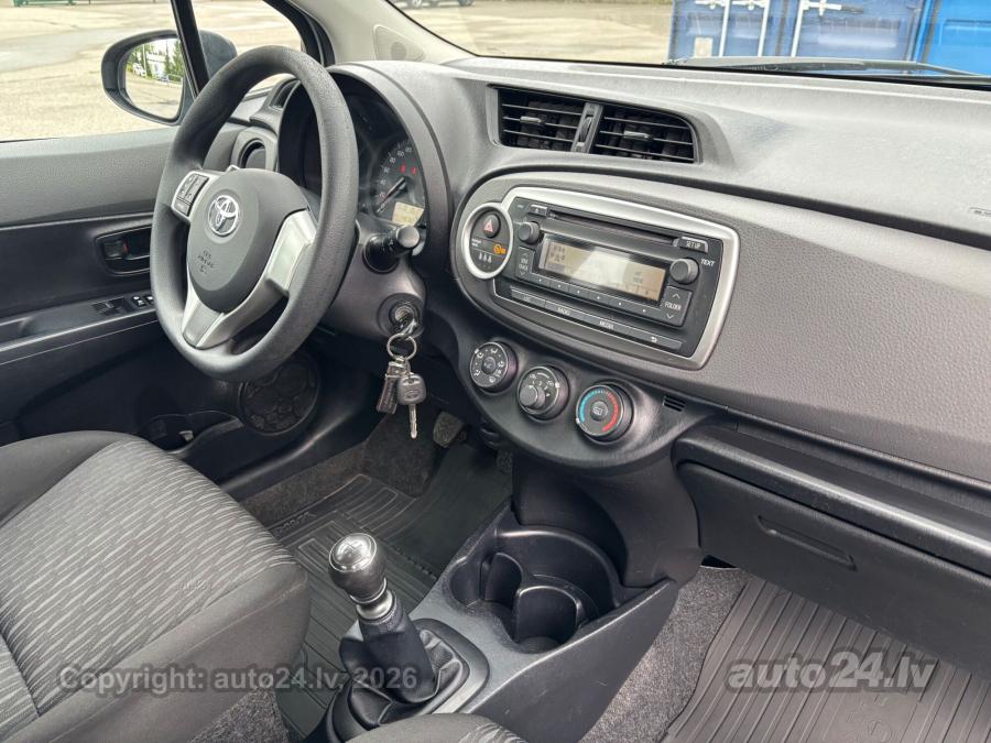 Pelēks Toyota Yaris 2011 Paide, ar dzinēja tilpumu 1.30 L un nobraukumu 148 tūkst. km par 5590 €, foto 9 vietnē AUTOMOTO.COM.LV