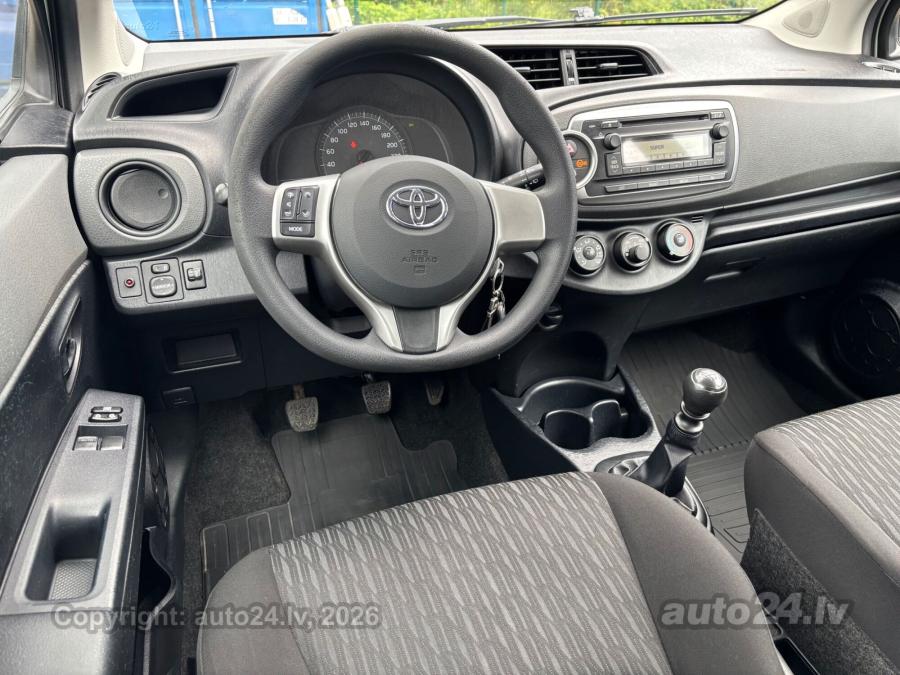 Pelēks Toyota Yaris 2011 Paide, ar dzinēja tilpumu 1.30 L un nobraukumu 148 tūkst. km par 5590 €, foto 12 vietnē AUTOMOTO.COM.LV