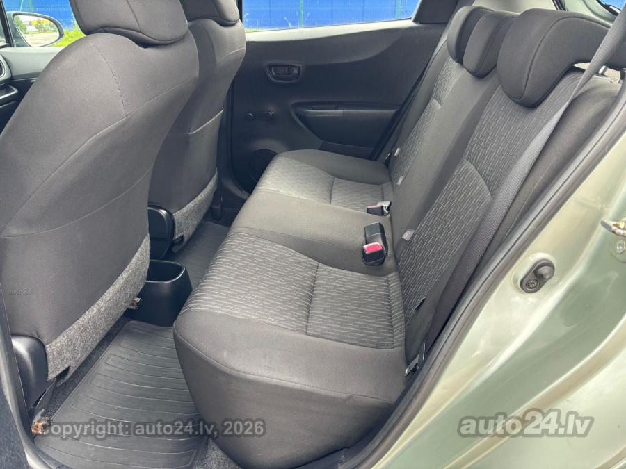 Pelēks Toyota Yaris 2011 Paide, ar dzinēja tilpumu 1.30 L un nobraukumu 148 tūkst. km par 5590 €, foto 14 vietnē AUTOMOTO.COM.LV