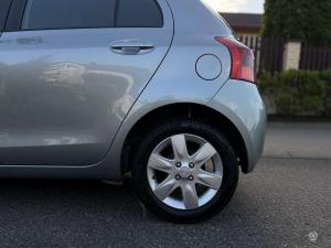 Grey Toyota Yaris 2011 in Vilnius, with an engine capacity of 1.36 L and mileage of 185 thousand km for 1950 €, photo 7 on AUTOMOTO.COM.LV