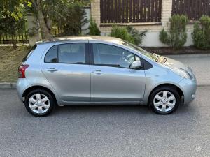 Grey Toyota Yaris 2011 in Vilnius, with an engine capacity of 1.36 L and mileage of 185 thousand km for 1950 €, photo 17 on AUTOMOTO.COM.LV