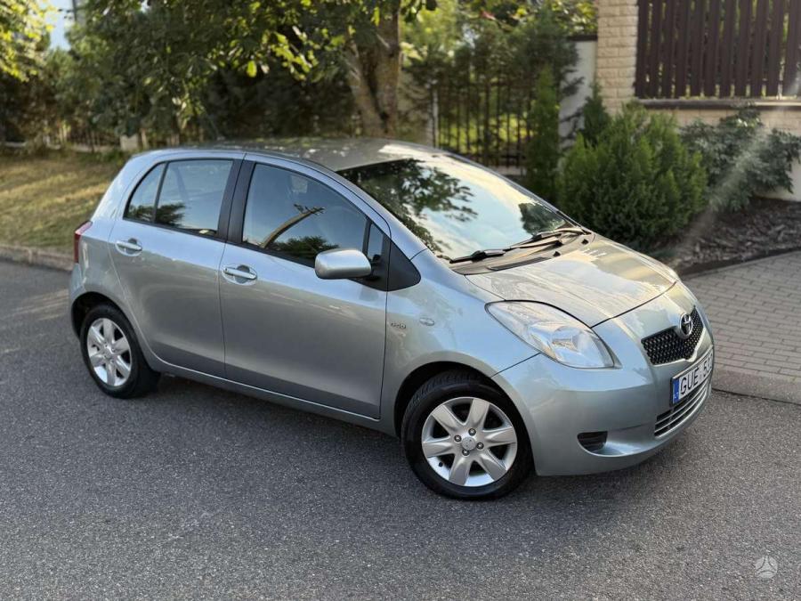 Grey Toyota Yaris 2011 in Vilnius, with an engine capacity of 1.36 L and mileage of 185 thousand km for 1950 €, photo 19 on AUTOMOTO.COM.LV