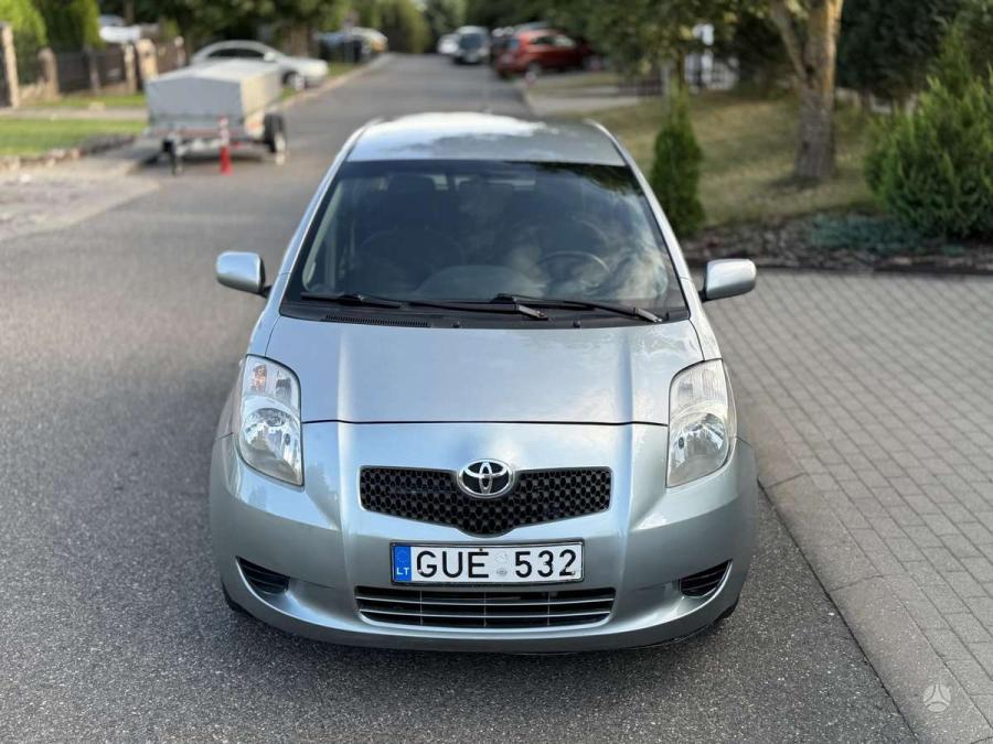 Grey Toyota Yaris 2011 in Vilnius, with an engine capacity of 1.36 L and mileage of 185 thousand km for 1950 €, photo 21 on AUTOMOTO.COM.LV