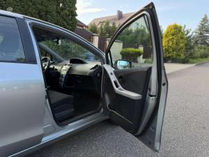 Grey Toyota Yaris 2011 in Vilnius, with an engine capacity of 1.36 L and mileage of 185 thousand km for 1950 €, photo 26 on AUTOMOTO.COM.LV