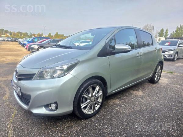 Pelēks Toyota Yaris 2011 Daugavpils, ar dzinēja tilpumu 1.40 L un nobraukumu 113 tūkst. km par 5950 €, foto 5 vietnē AUTOMOTO.COM.LV