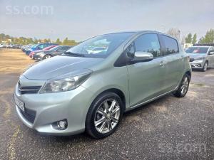 Pelēks Toyota Yaris 2011 Daugavpils, ar dzinēja tilpumu 1.40 L un nobraukumu 113 tūkst. km par 5950 €, foto 5 vietnē AUTOMOTO.COM.LV