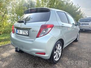 Pelēks Toyota Yaris 2011 Daugavpils, ar dzinēja tilpumu 1.40 L un nobraukumu 113 tūkst. km par 5950 €, foto 7 vietnē AUTOMOTO.COM.LV