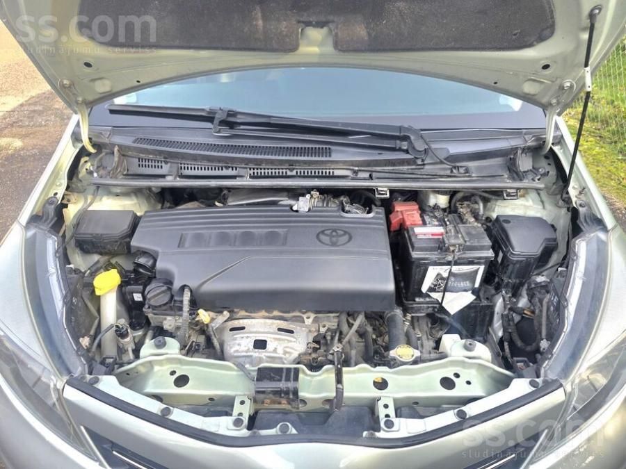 Pelēks Toyota Yaris 2011 Daugavpils, ar dzinēja tilpumu 1.40 L un nobraukumu 113 tūkst. km par 5950 €, foto 12 vietnē AUTOMOTO.COM.LV