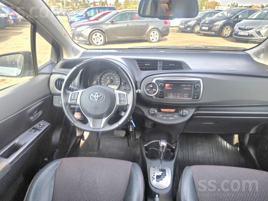 Pelēks Toyota Yaris 2011 Daugavpils, ar dzinēja tilpumu 1.40 L un nobraukumu 113 tūkst. km par 5950 €, foto 20 vietnē AUTOMOTO.COM.LV