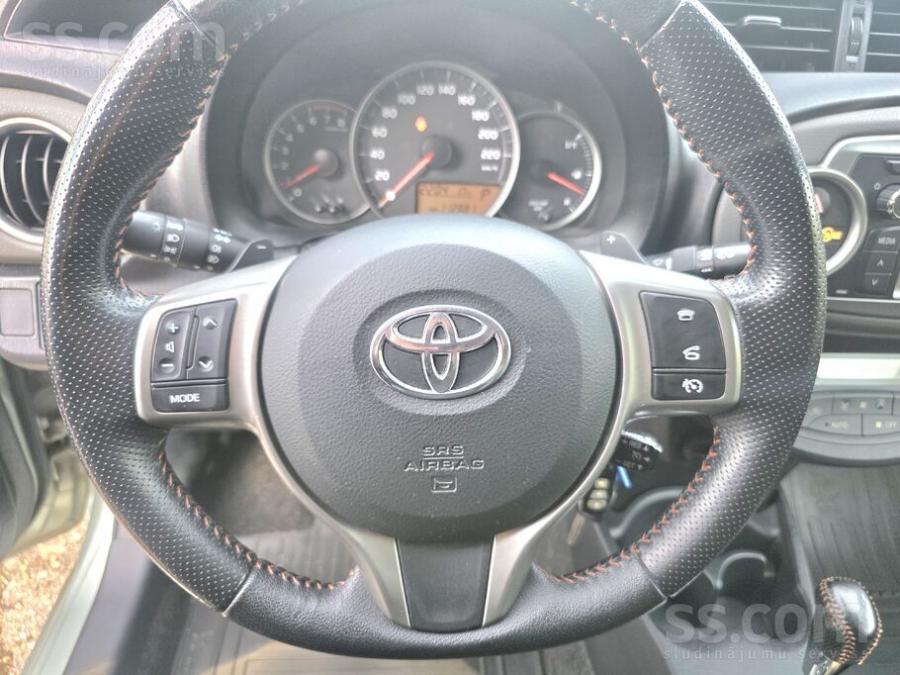 Pelēks Toyota Yaris 2011 Daugavpils, ar dzinēja tilpumu 1.40 L un nobraukumu 113 tūkst. km par 5950 €, foto 21 vietnē AUTOMOTO.COM.LV