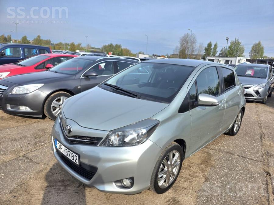 Pelēks Toyota Yaris 2011 Daugavpils, ar dzinēja tilpumu 1.40 L un nobraukumu 113 tūkst. km par 5950 €, foto 31 vietnē AUTOMOTO.COM.LV