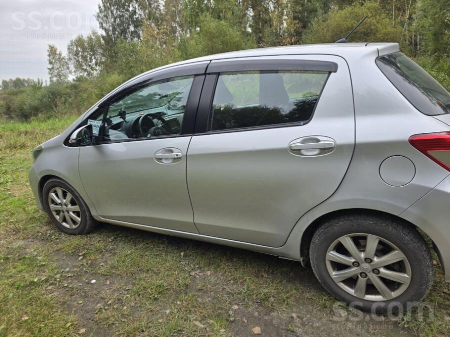 Pelēks Toyota Yaris 2011 Rīga, ar dzinēja tilpumu 1.40 L un nobraukumu 0 tūkst. km par 4950 €, foto 8 vietnē AUTOMOTO.COM.LV