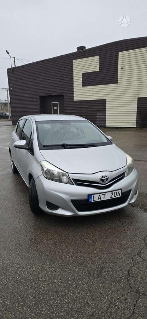Pelēks Toyota Yaris 2012 Kauņa, ar dzinēja tilpumu 1.33 L un nobraukumu 104 tūkst. km par 4500 €, foto 6 vietnē AUTOMOTO.COM.LV
