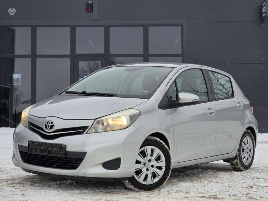 Pelēks Toyota Yaris 2012 Utena, ar dzinēja tilpumu 1.36 L un nobraukumu 189 tūkst. km par 4300 €, foto 1 vietnē AUTOMOTO.COM.LV