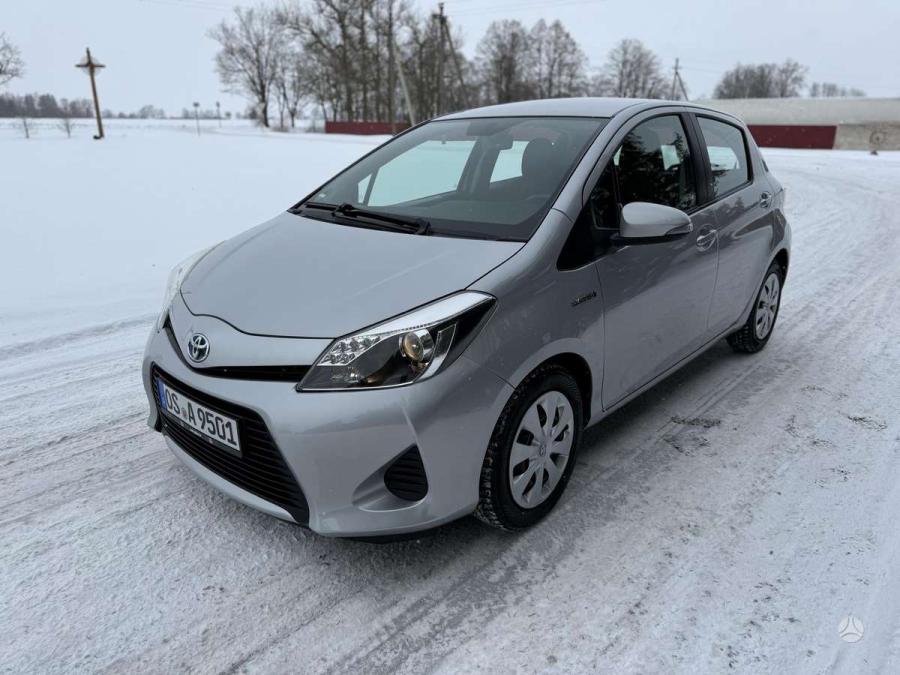 Grey Toyota Yaris 2012 in Vilkaviskis, with an engine capacity of 1.50 L and mileage of 172 thousand km for 6499 €, photo 2 on AUTOMOTO.COM.LV