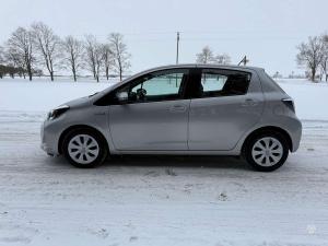 Grey Toyota Yaris 2012 in Vilkaviskis, with an engine capacity of 1.50 L and mileage of 172 thousand km for 6499 €, photo 4 on AUTOMOTO.COM.LV