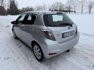 Grey Toyota Yaris 2012 in Vilkaviskis, with an engine capacity of 1.50 L and mileage of 172 thousand km for 6499 €, photo 5 on AUTOMOTO.COM.LV