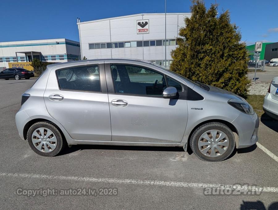 Grey Toyota Yaris 2012 in Tallinn, with an engine capacity of 1.50 L and mileage of 157 thousand km for 7500 €, photo 1 on AUTOMOTO.COM.LV