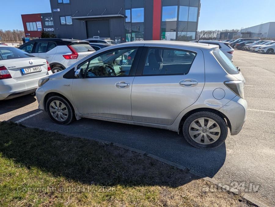 Grey Toyota Yaris 2012 in Tallinn, with an engine capacity of 1.50 L and mileage of 157 thousand km for 7500 €, photo 10 on AUTOMOTO.COM.LV